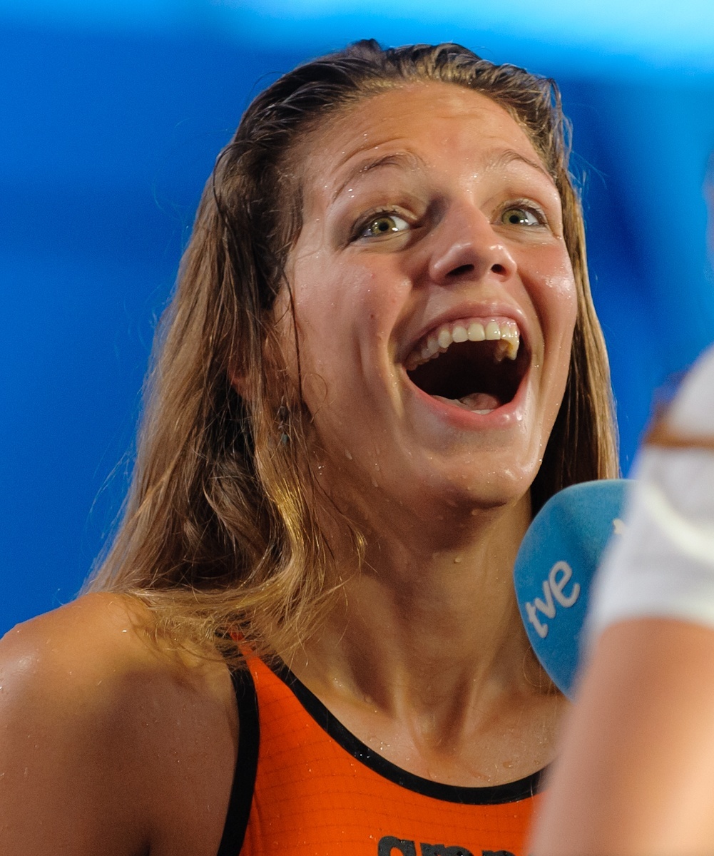 Yulia Efimova Breaks Soni's World Record in 200 SCM Breaststroke